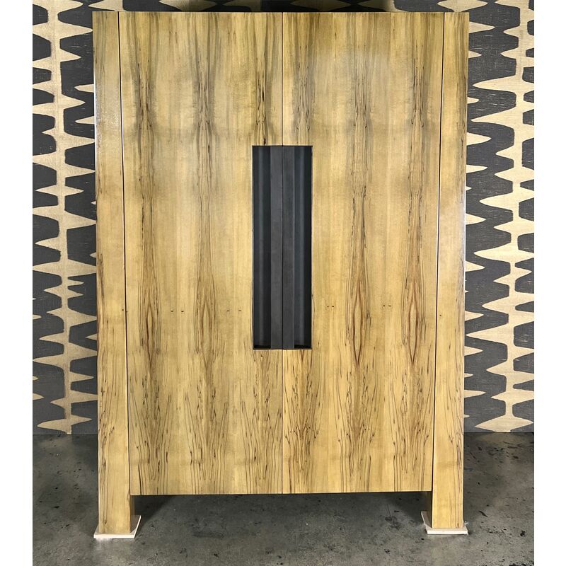 Off the Floor | Gregorius Pineo